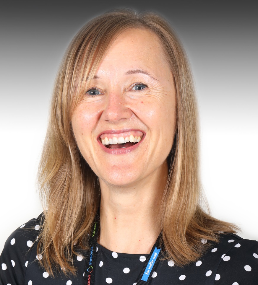 Sarah Armstrong's Instagram, Twitter & Facebook on IDCrawl